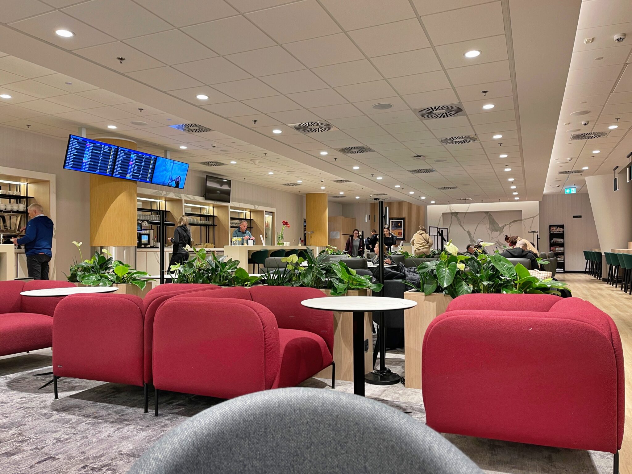 Szybka Recenzja: Salonik Etiuda Executive Lounge, Warszawa | UPGRD.PL ...